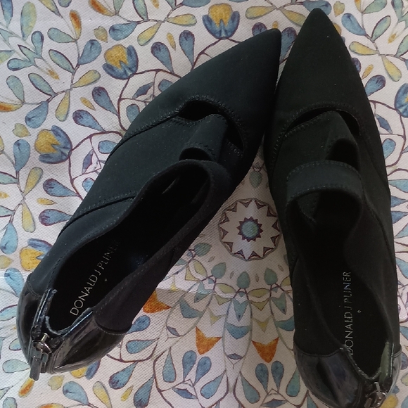 Donald J. Pliner | Shoes | Donald J Pliner Black Flats Classic Loafers ...